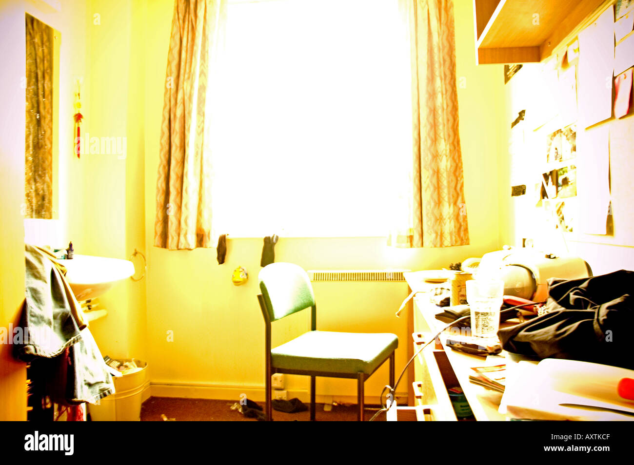 Messy dorm room hi-res stock photography and images - Alamy