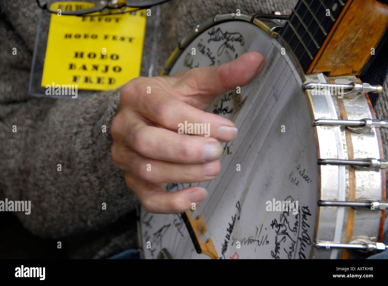 Musician plays a banjo Stock Photo - Alamy