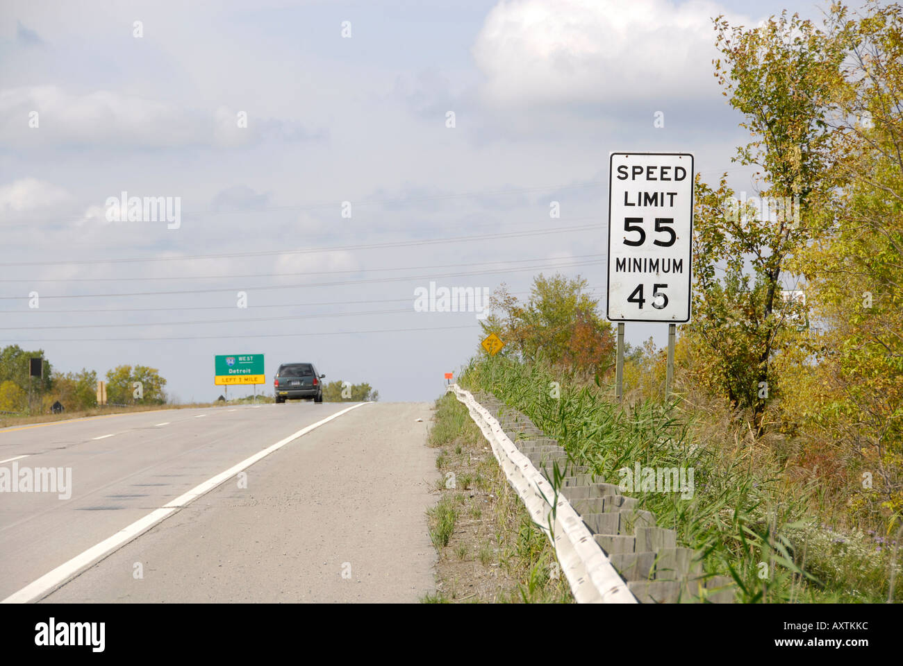 Maximum and minimum speed limits hi-res stock photography and images - Alamy