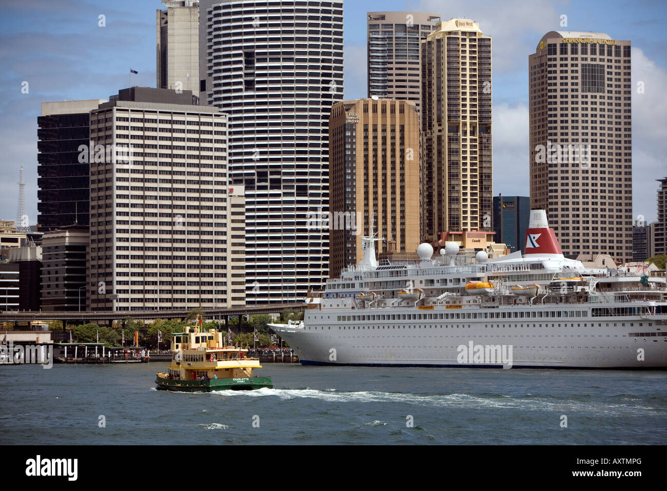MS Black Watch cruise ship liner docked in Circular Quay,Sydney ...