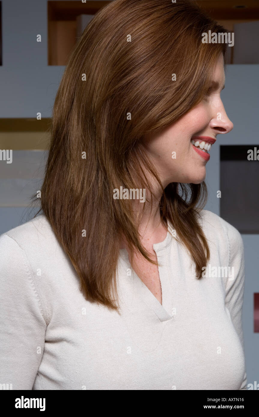 Woman looking over left shoulder hi-res stock photography and images ...