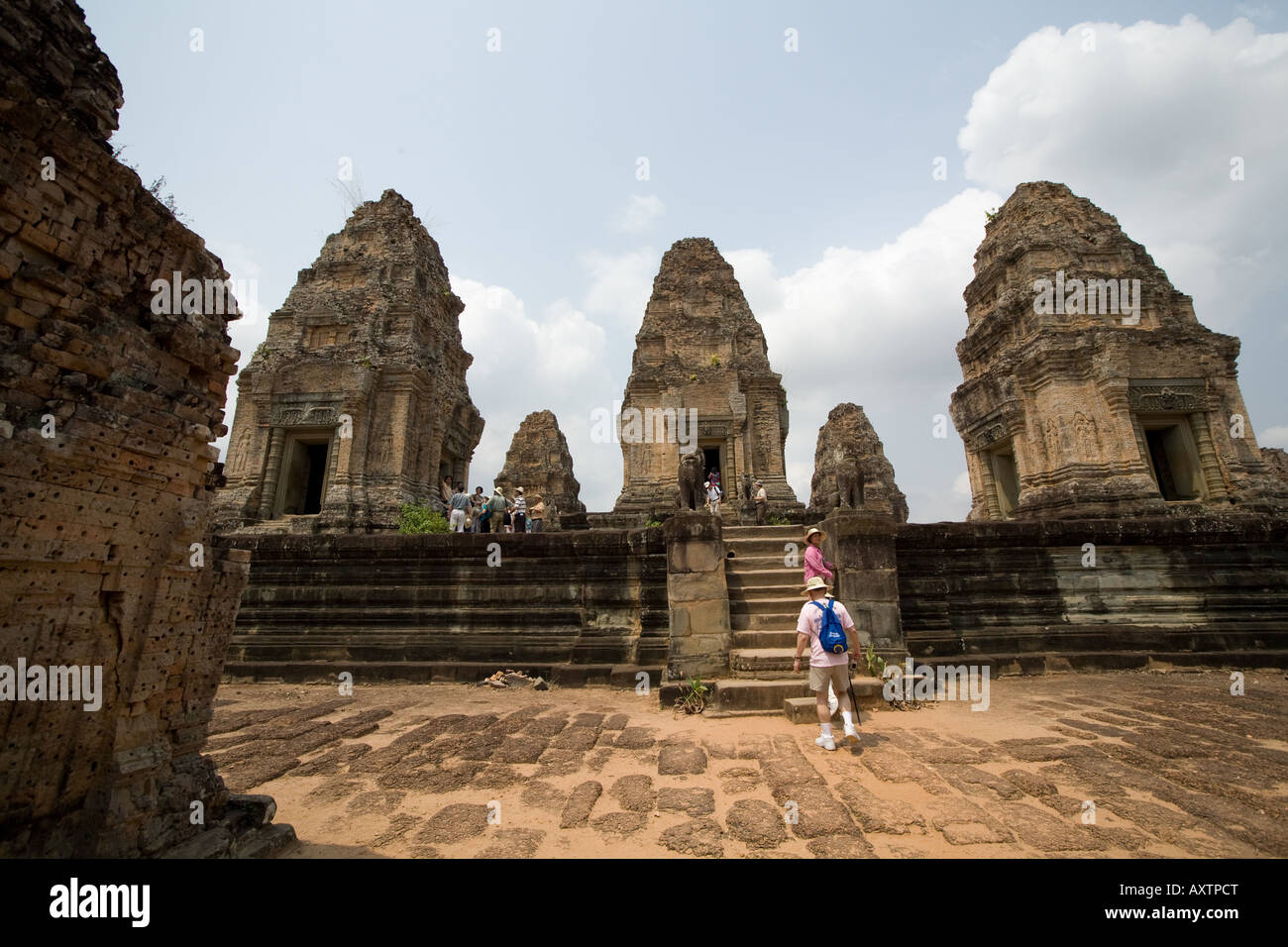 climbing stiars at Preah Rup Temple Stock Photo - Alamy