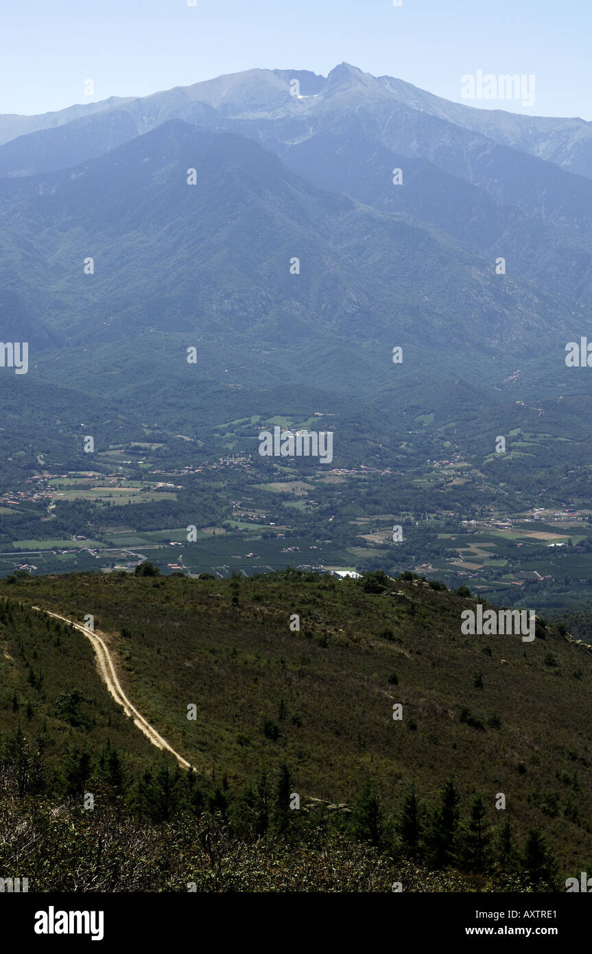 Mont canigou hi-res stock photography and images - Alamy