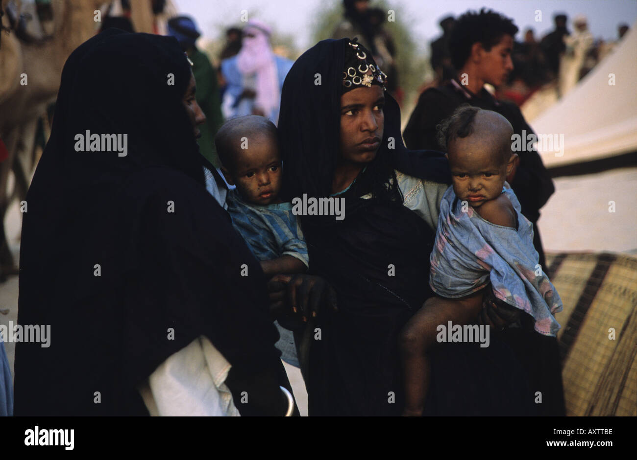 Tuareg nomads in traditional dress at the Festival in the Desert ...