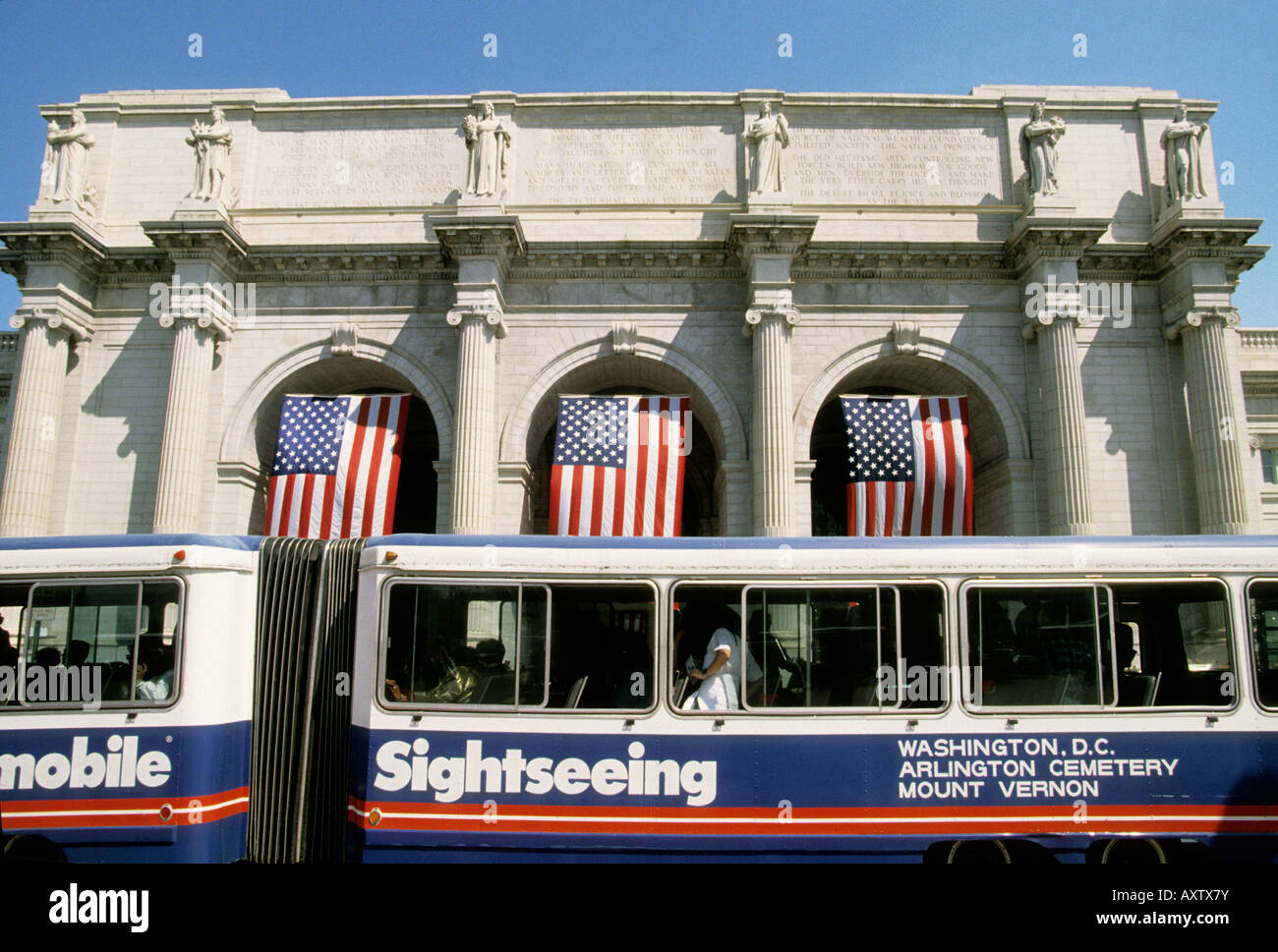 Washington dc tourist bus hi-res stock photography and images - Alamy