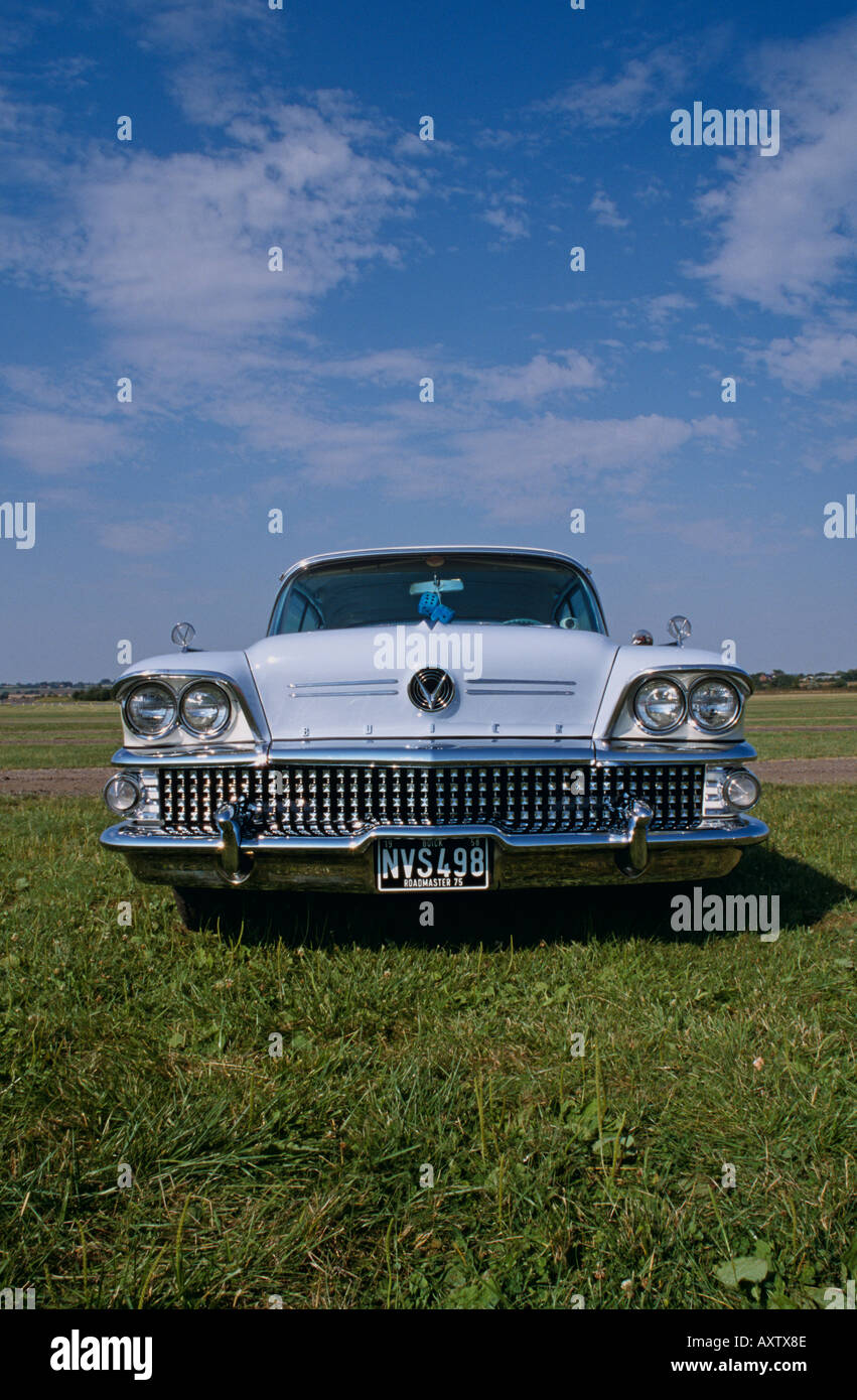 Buick Series 75 Roadmaster of 1958 Stock Photo - Alamy