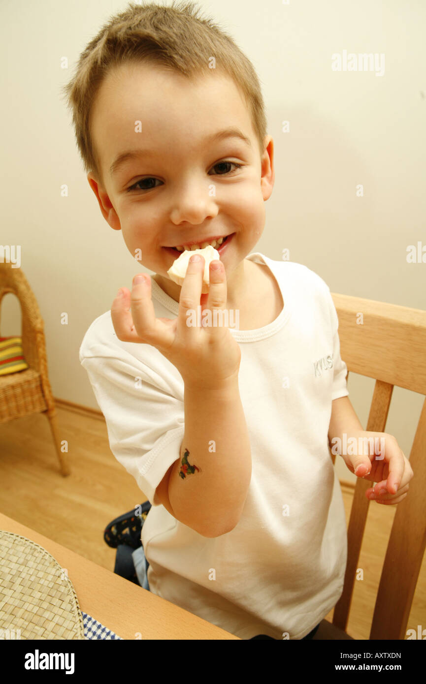 Portrait of a leating little boy Stock Photo - Alamy