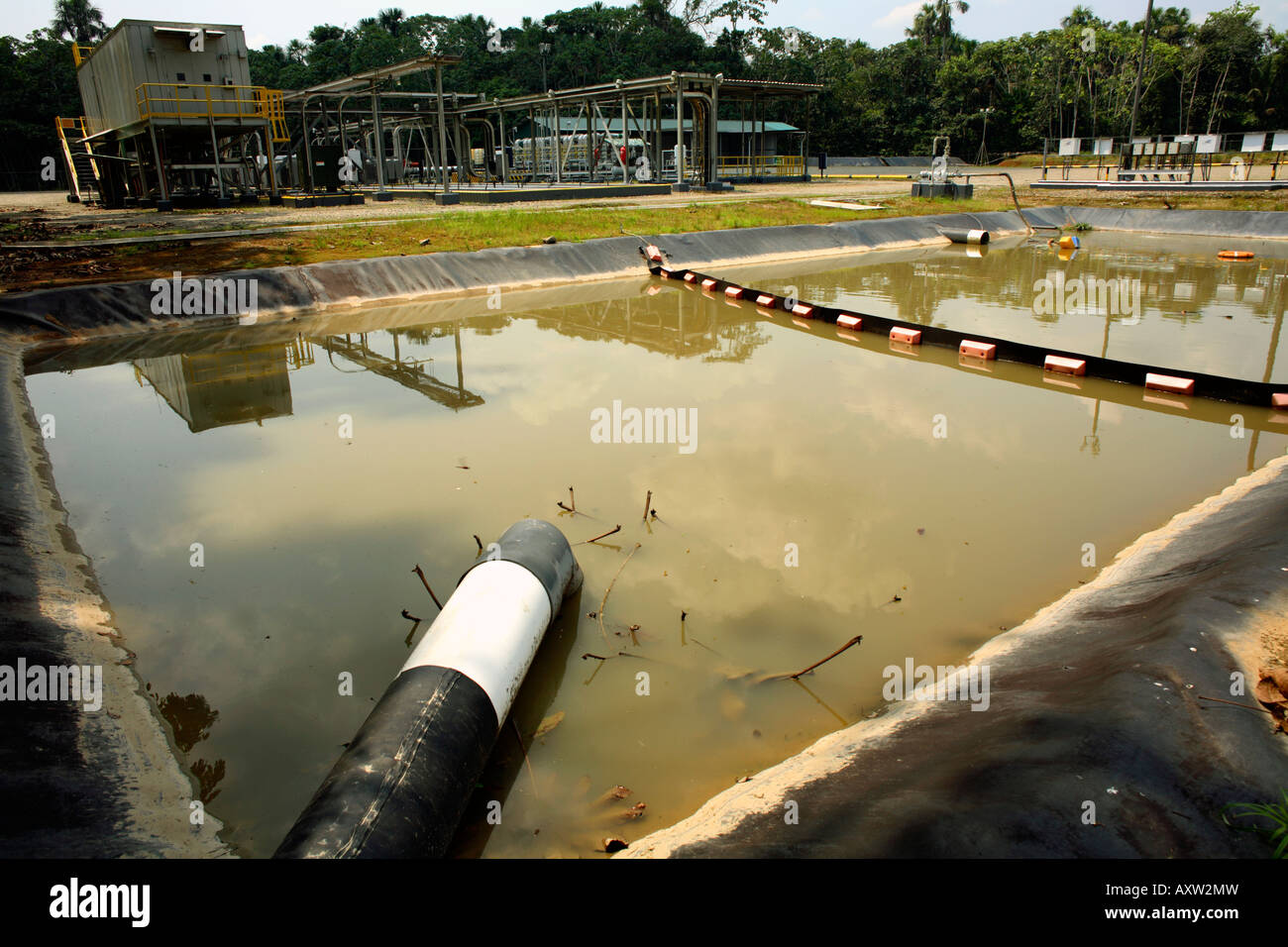 Reservoir of production water by an oil well in the Ecuadorian Amazon ...