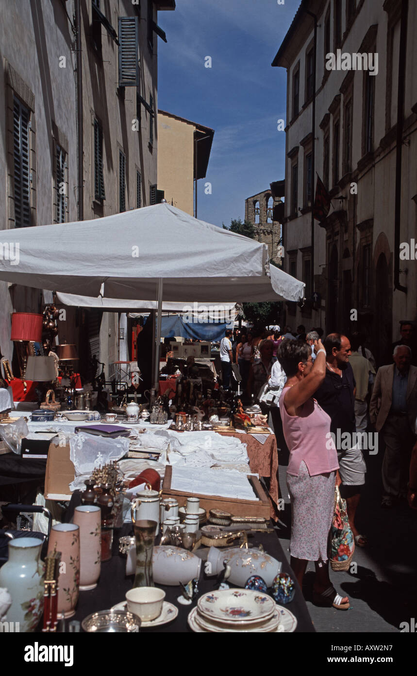 Flea market at Arezzo Stock Photo - Alamy