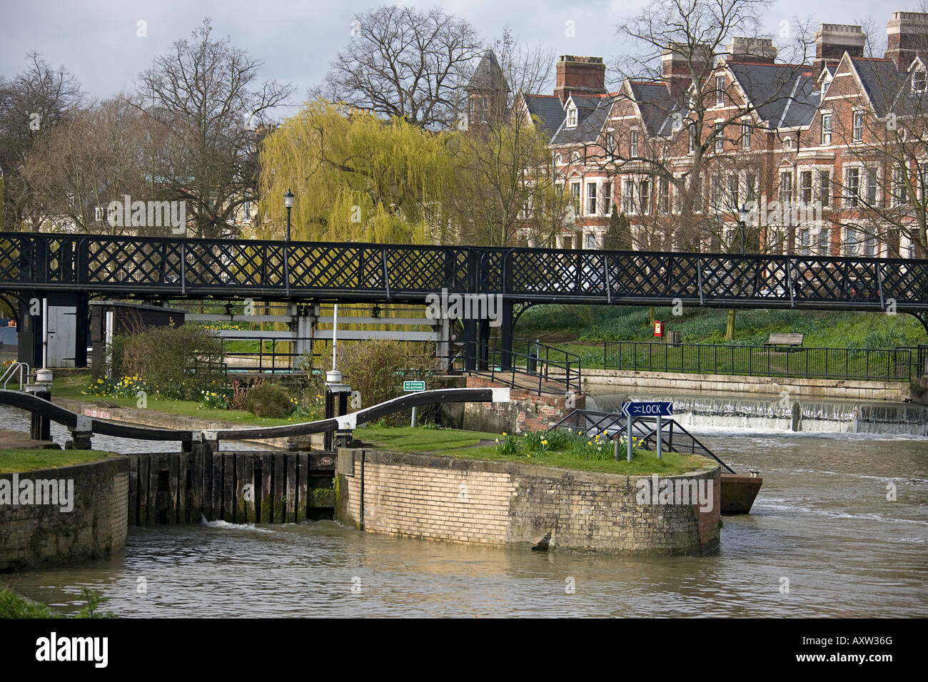 Jesus green lock and weir. Cambridge. Cambridgeshire. East Anglia. UK ...
