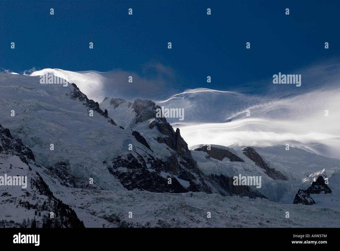 Jet stream high winds over Mont Blanc (4810m), the highest mountain in ...
