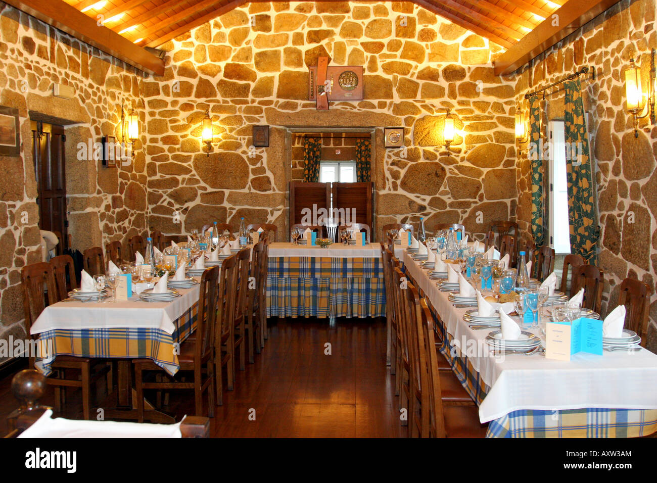 restaurant room set for eating Stock Photo - Alamy