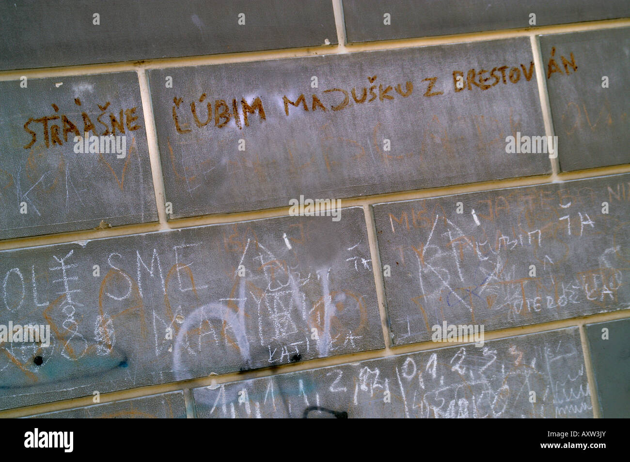 Love, sign language hi-res stock photography and images - Alamy