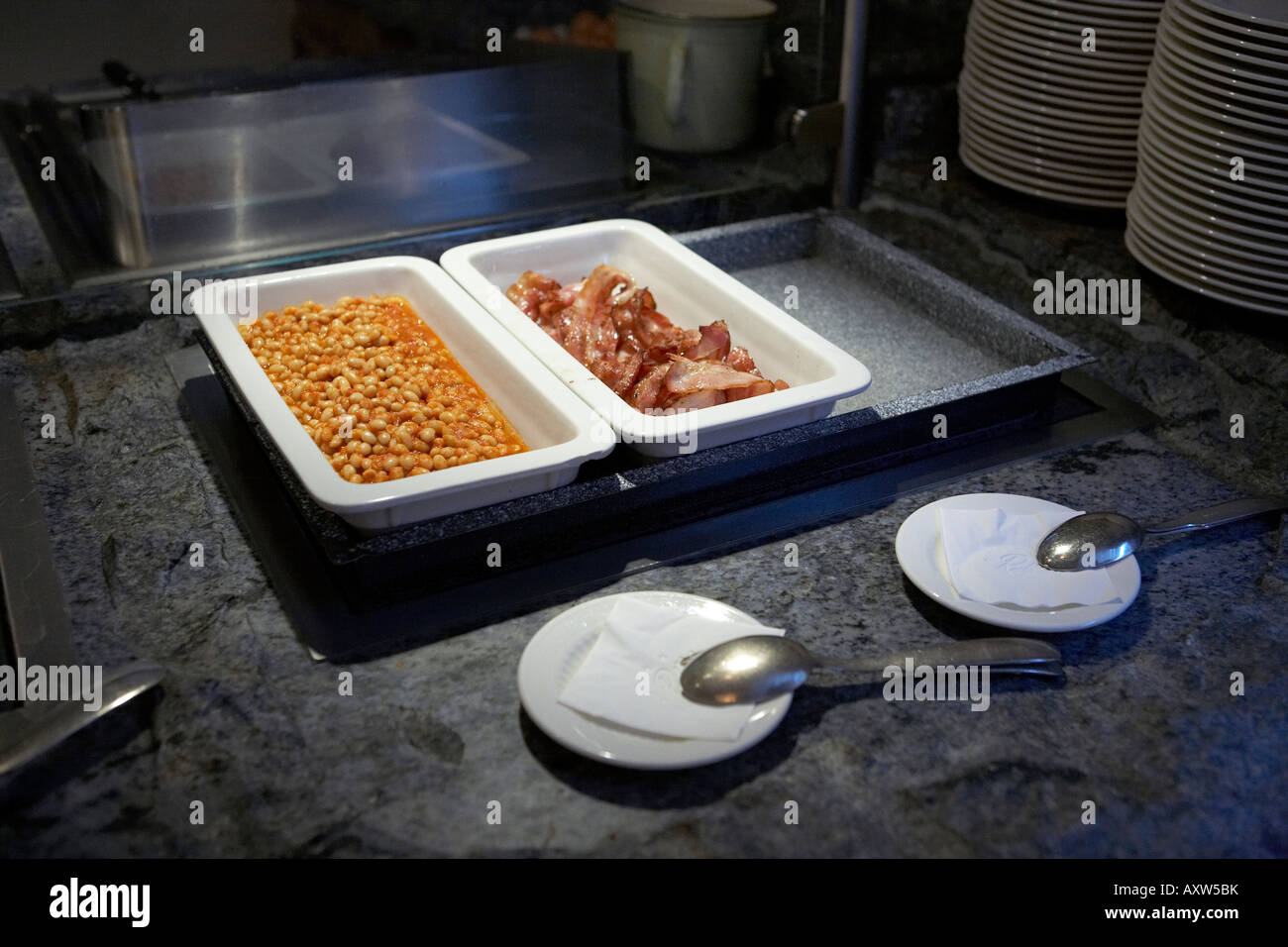 Buffet breakfast of Baked Beans & Bacon Stock Photo - Alamy