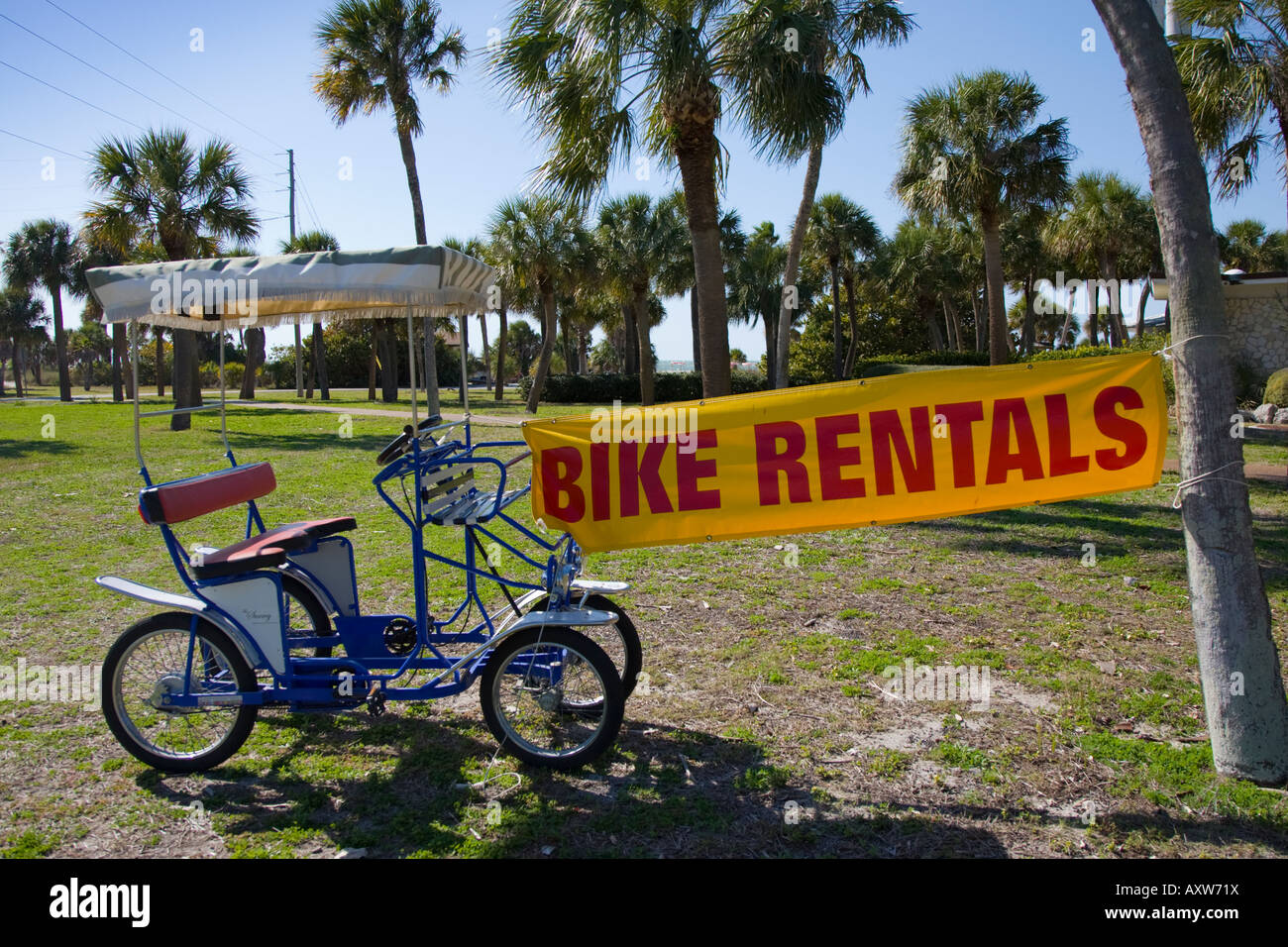 Bike rental sign hi-res stock photography and images - Alamy