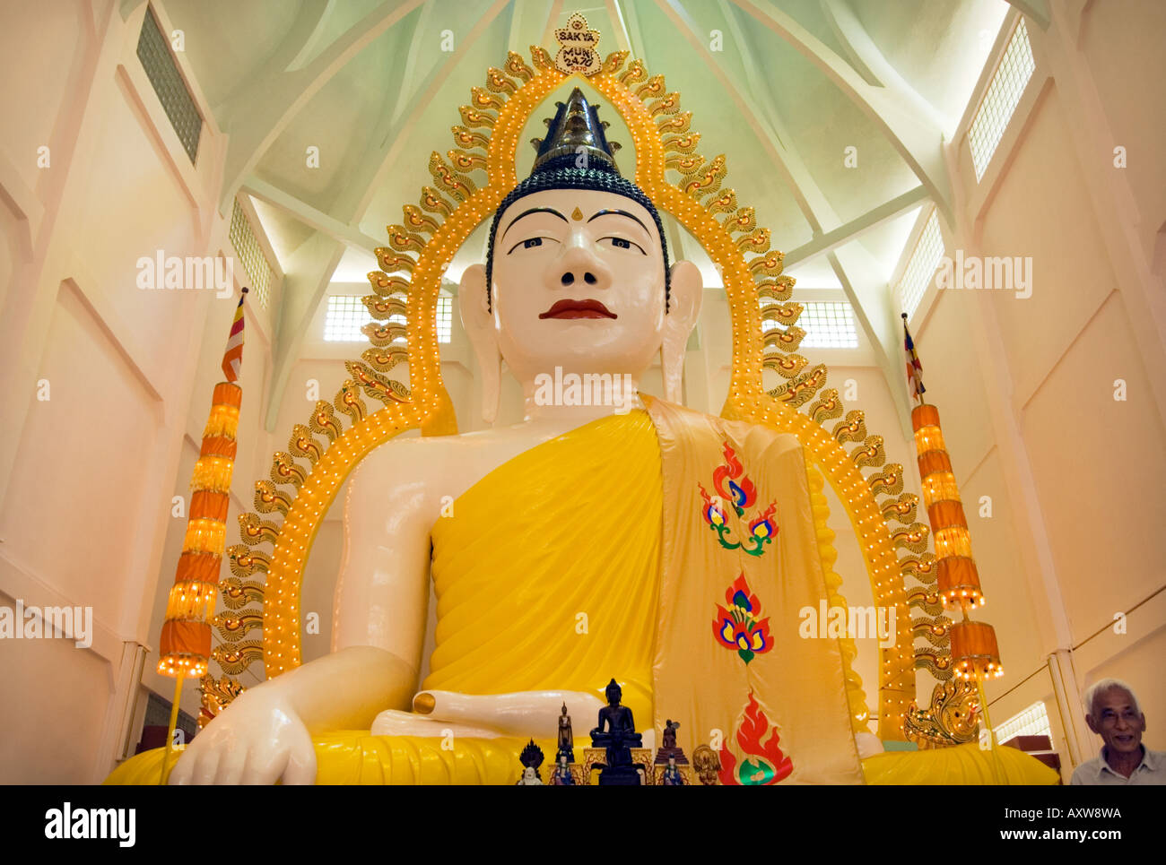 SAKYA MUNI BUDDHA GAYA Temple SINGAPORE ASIA race course road TEMPLE OF ...
