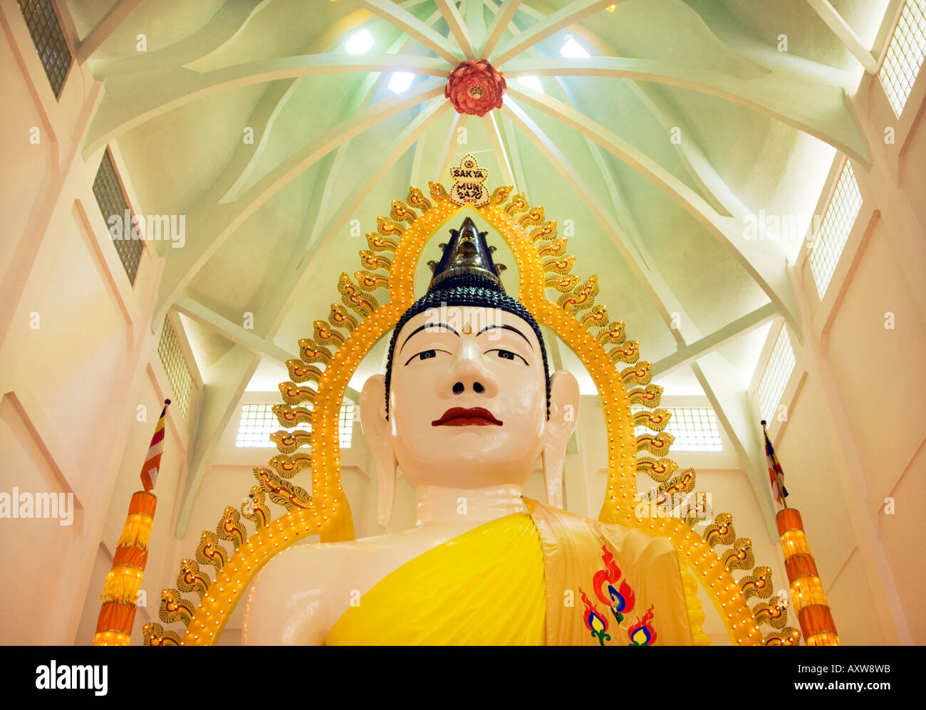 SAKYA MUNI BUDDHA GAYA Temple SINGAPORE ASIA race course road TEMPLE OF ...