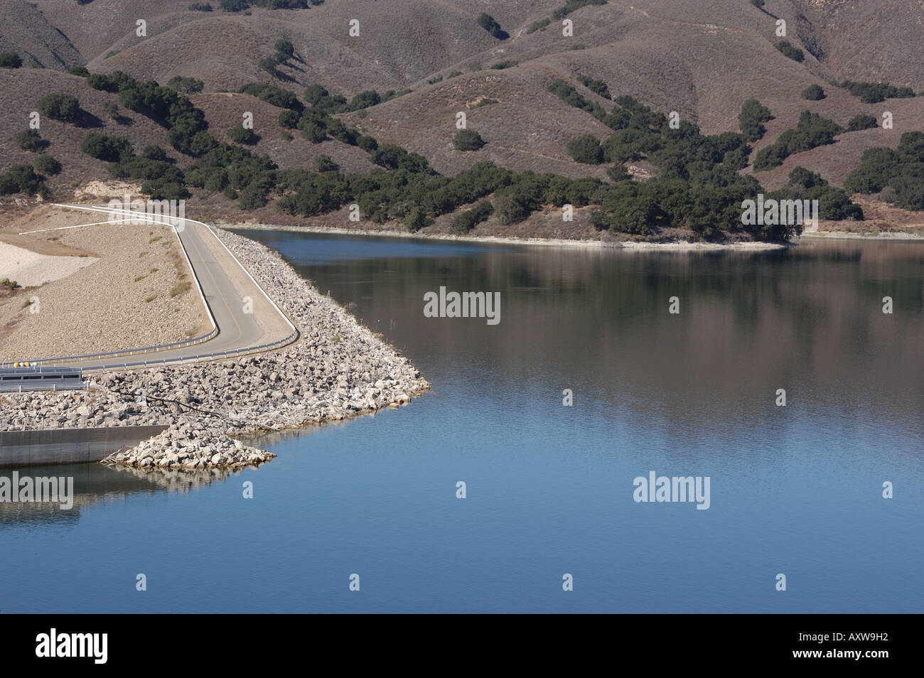 Lake cachuma hi-res stock photography and images - Alamy