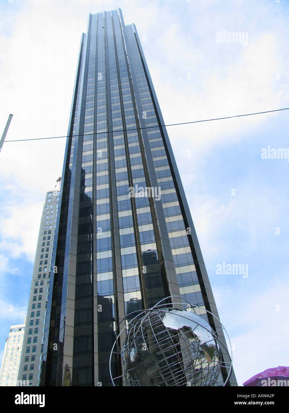 Narrow circle hi-res stock photography and images - Alamy