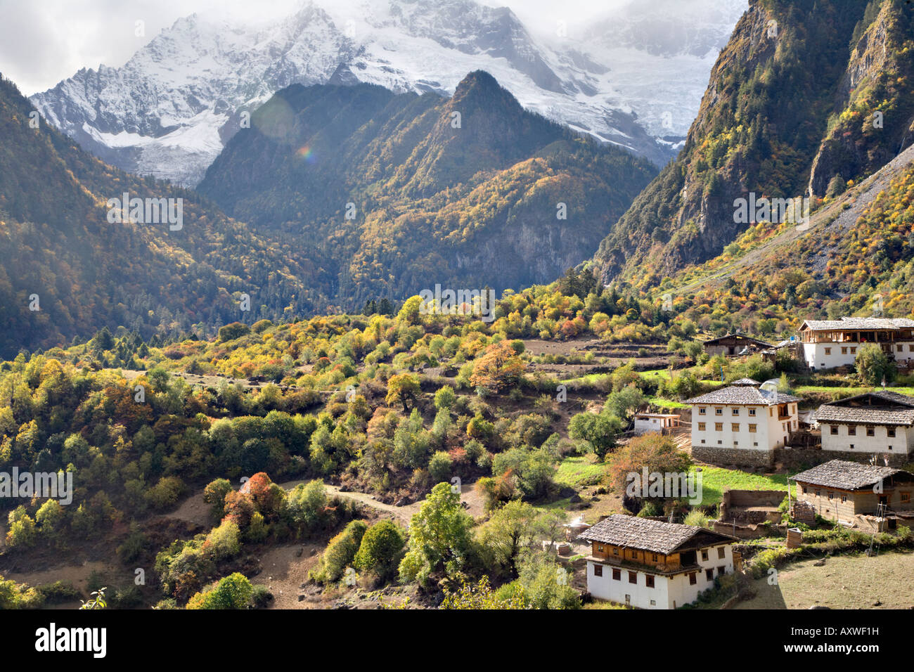Upper Yubeng village, Yunnan, China Stock Photo - Alamy