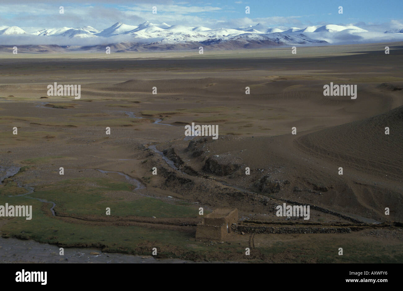 Himalayas plateau barren hi-res stock photography and images - Alamy