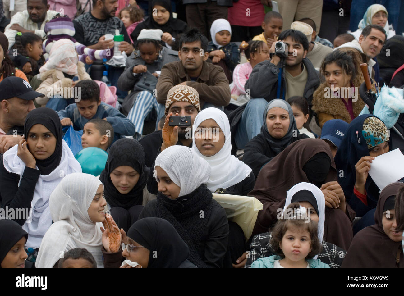 British muslims hi-res stock photography and images - Alamy