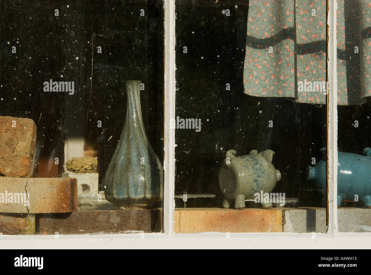 Window in Bishop Hill, Illinois, old swedish settlement Stock Photo - Alamy