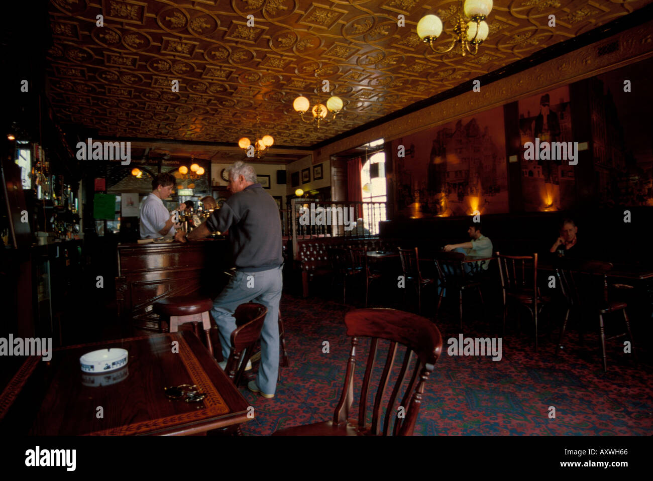 Pub interior Edinburgh Scotland Stock Photo - Alamy