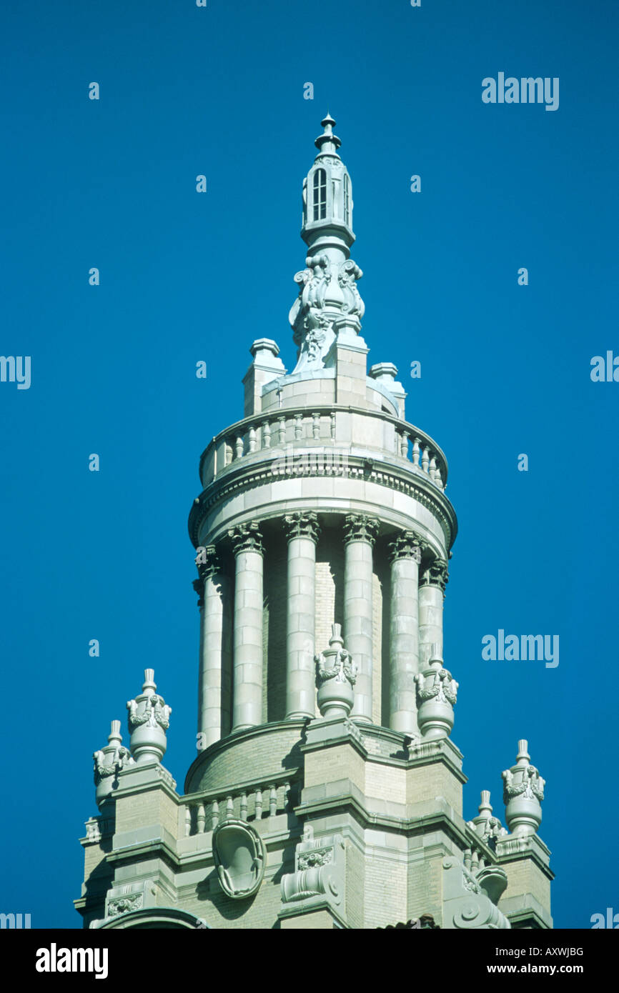 Neoclassical architecture spire pillars hi-res stock photography and ...