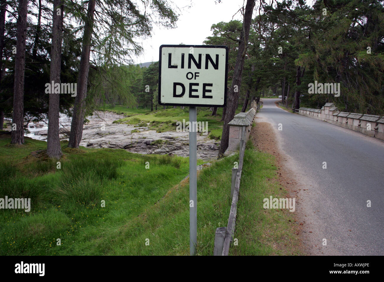 Linn of dee bridge hi-res stock photography and images - Alamy