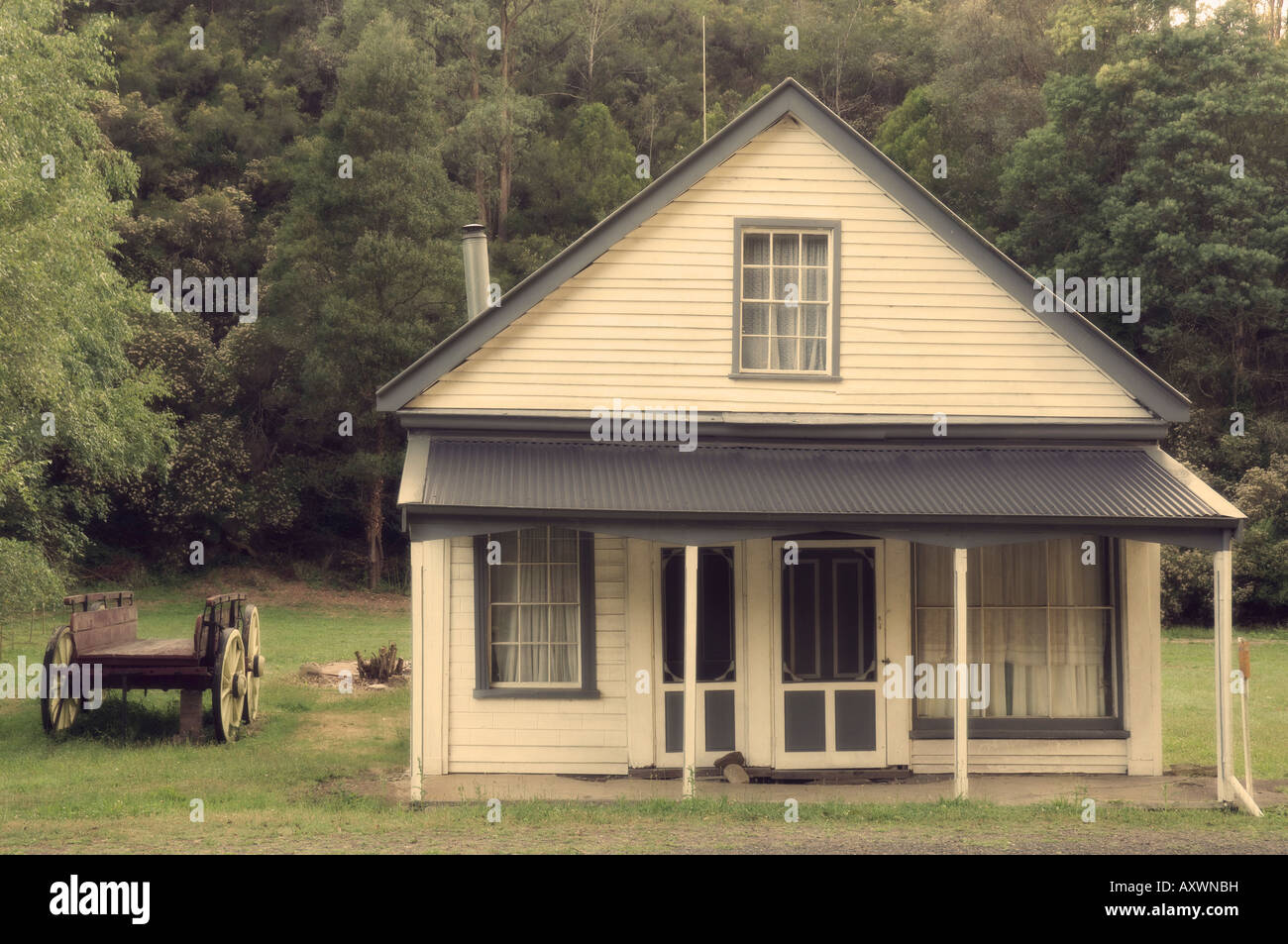 Australian cottage hi-res stock photography and images - Alamy