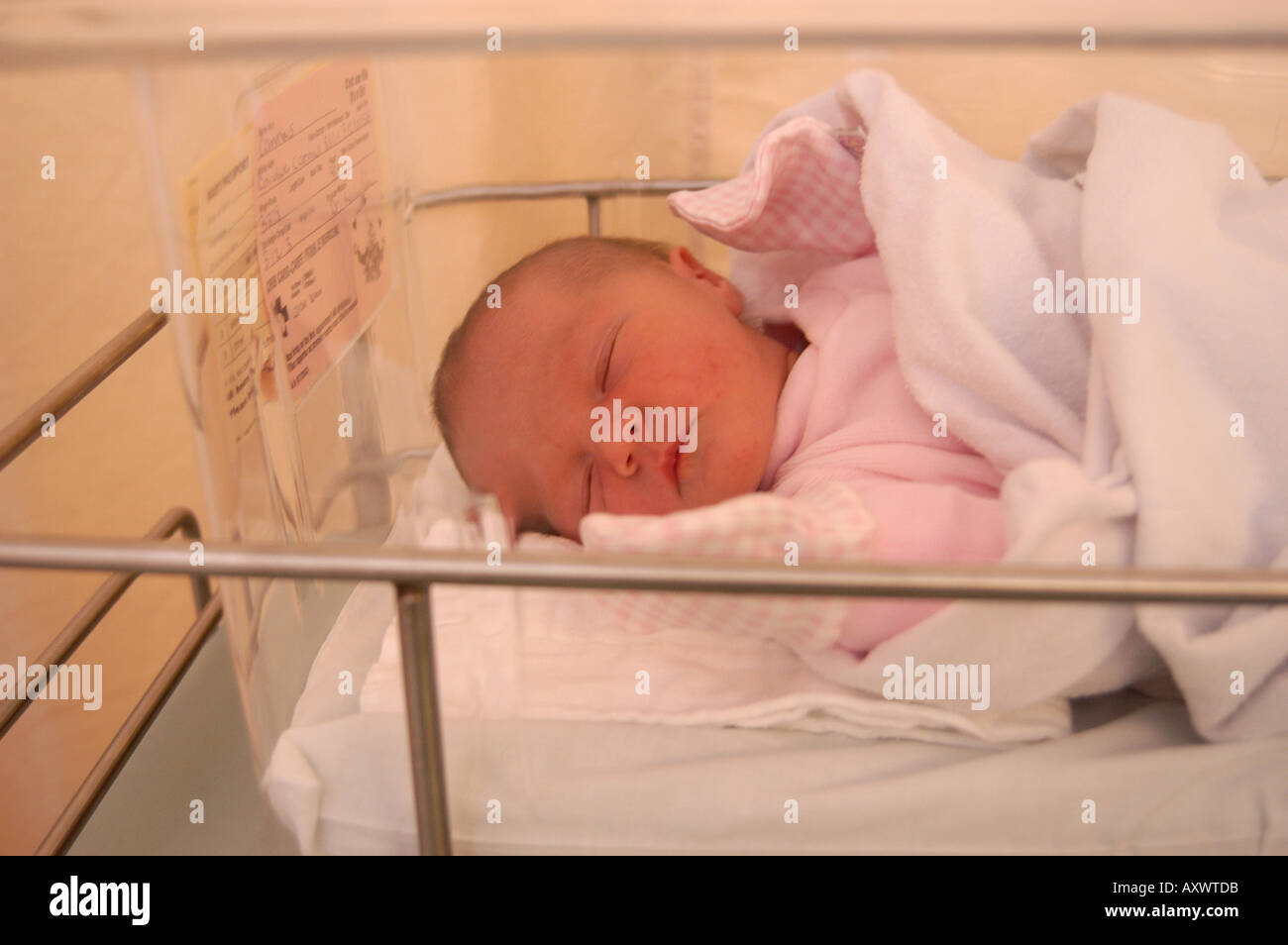 Newborn baby in hospital Stock Photo - Alamy