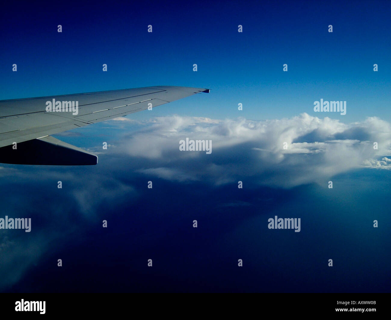 aeroplane wing and sky Stock Photo - Alamy