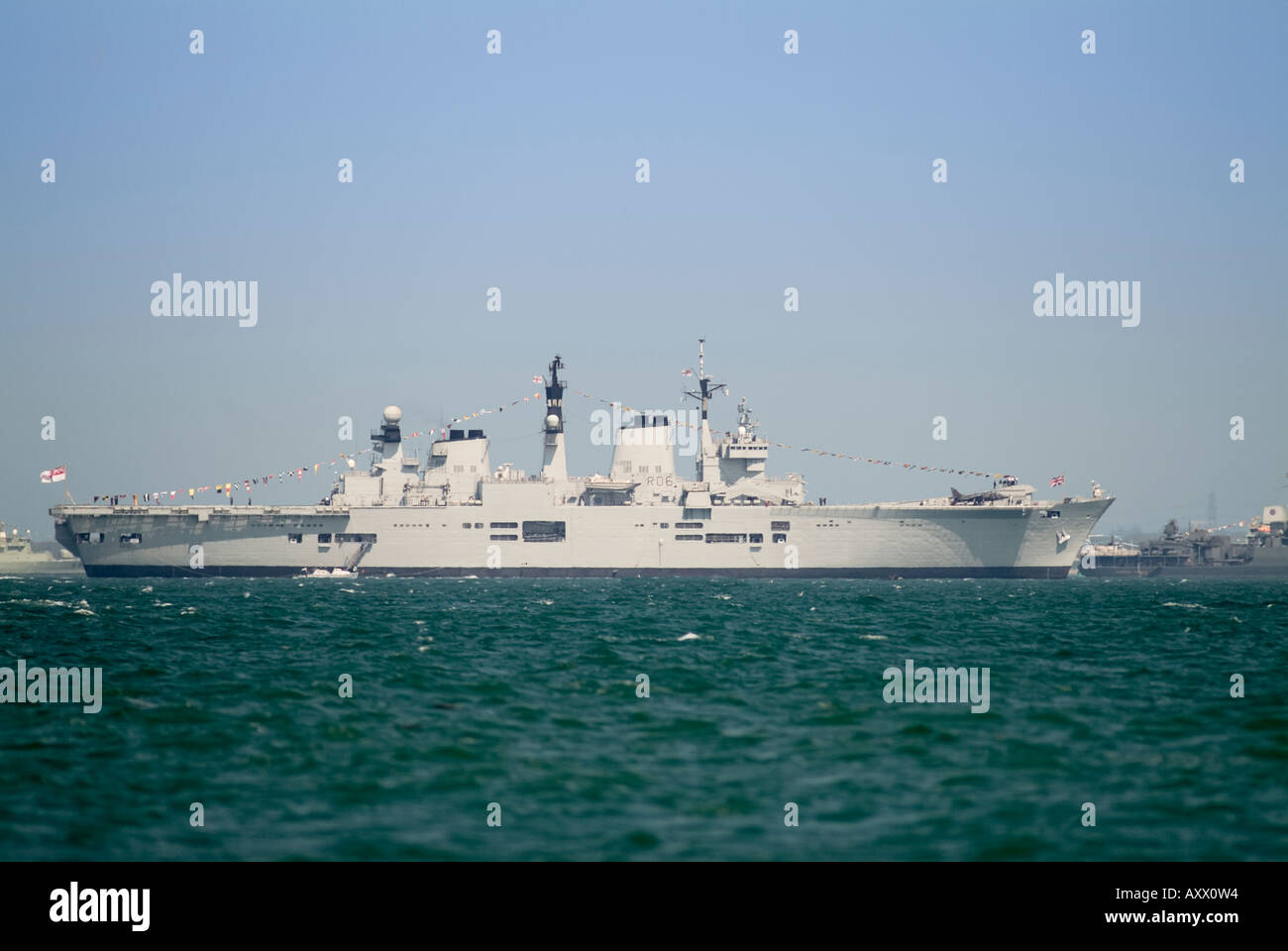Royal Navy Aircraft carrier HMS Illustrious R06 Stock Photo - Alamy