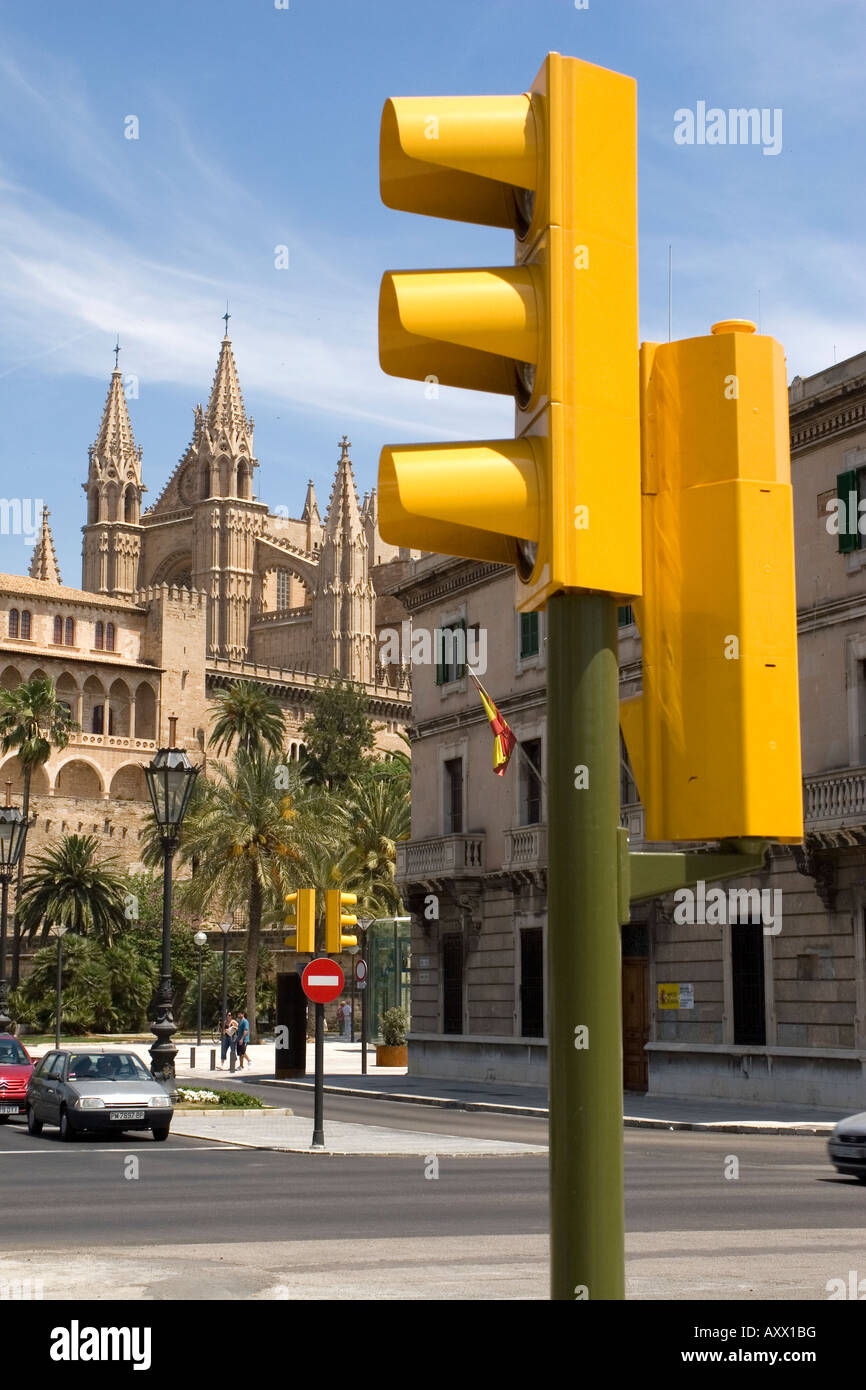 Yellow Traffic Light Stands For