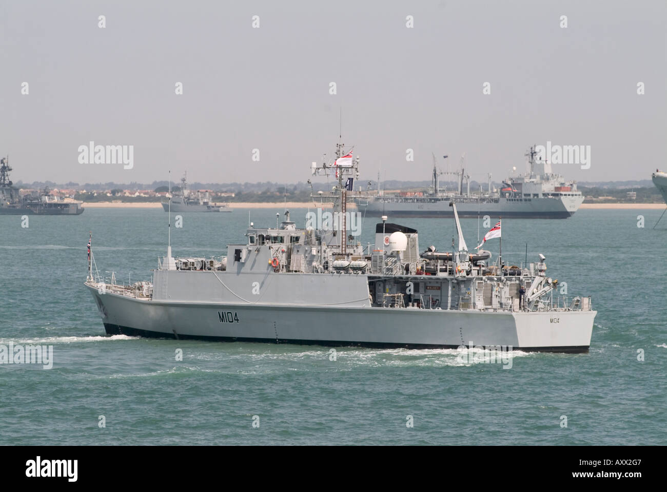 Royal Navy Minehunter HMS Walney M104 Stock Photo - Alamy