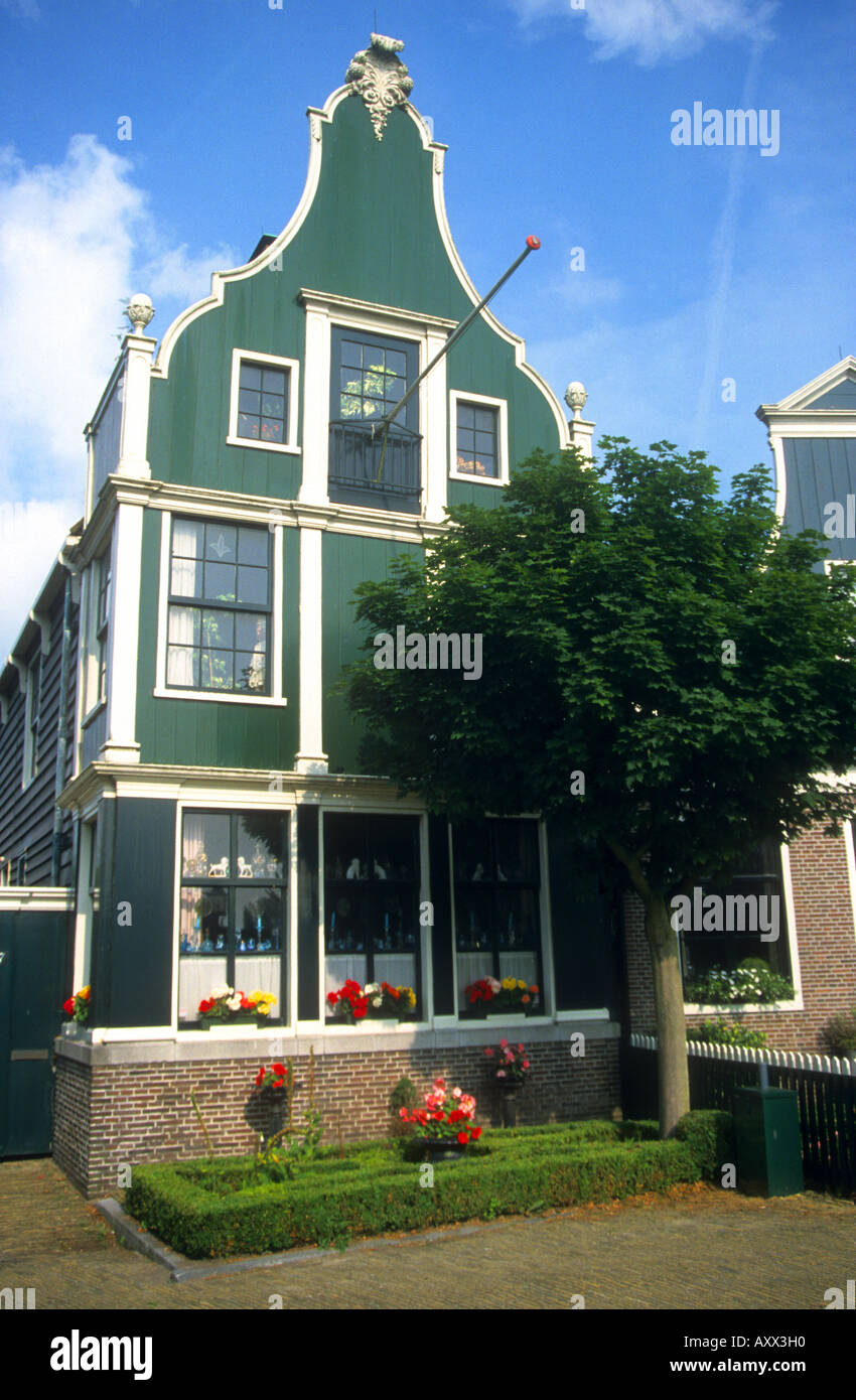 Traditional dutch green painted house hi-res stock photography and ...