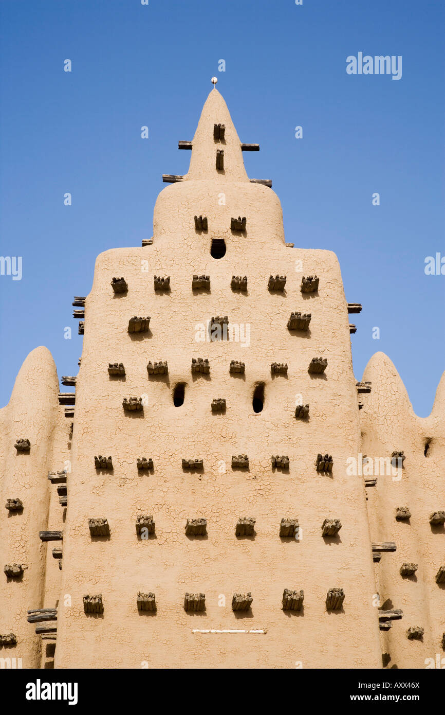 Djenne Mosque, the largest mud structure in the world, Djenne, Niger ...