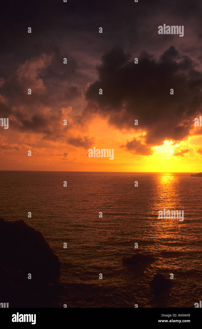 Sunsetting eye hi-res stock photography and images - Alamy