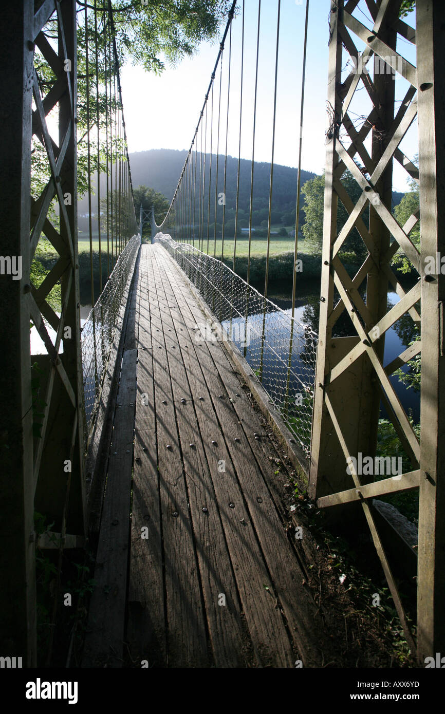 Foot bridge mountain mist hi-res stock photography and images - Alamy