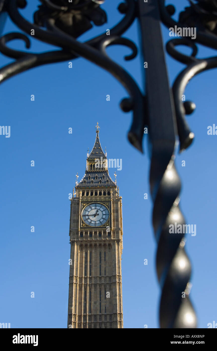 Big Ben through iron gates, Houses of Parliament, Westminster, London ...