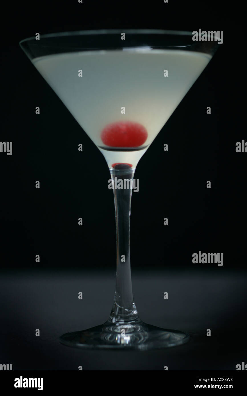 Gin cocktail aviation hi-res stock photography and images - Alamy