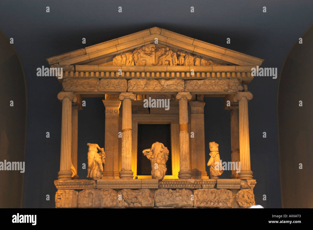 Europe UK England London British Museum Greek temple Stock Photo - Alamy