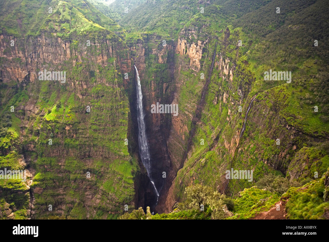 Dramatic waterfall near Sankaber, UNESCO World Heritage Site, Simien ...