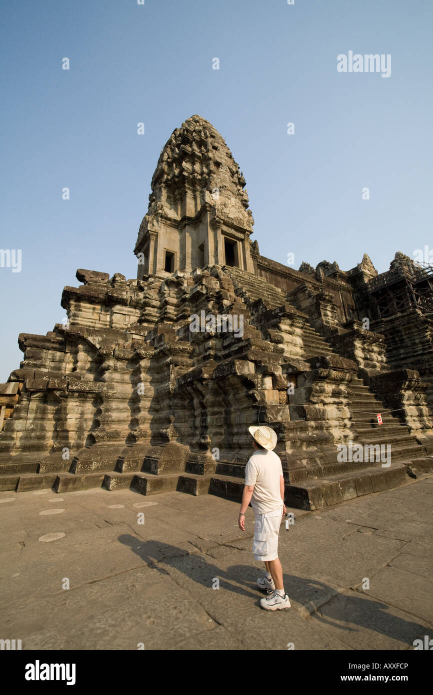Sheer scale hi-res stock photography and images - Alamy