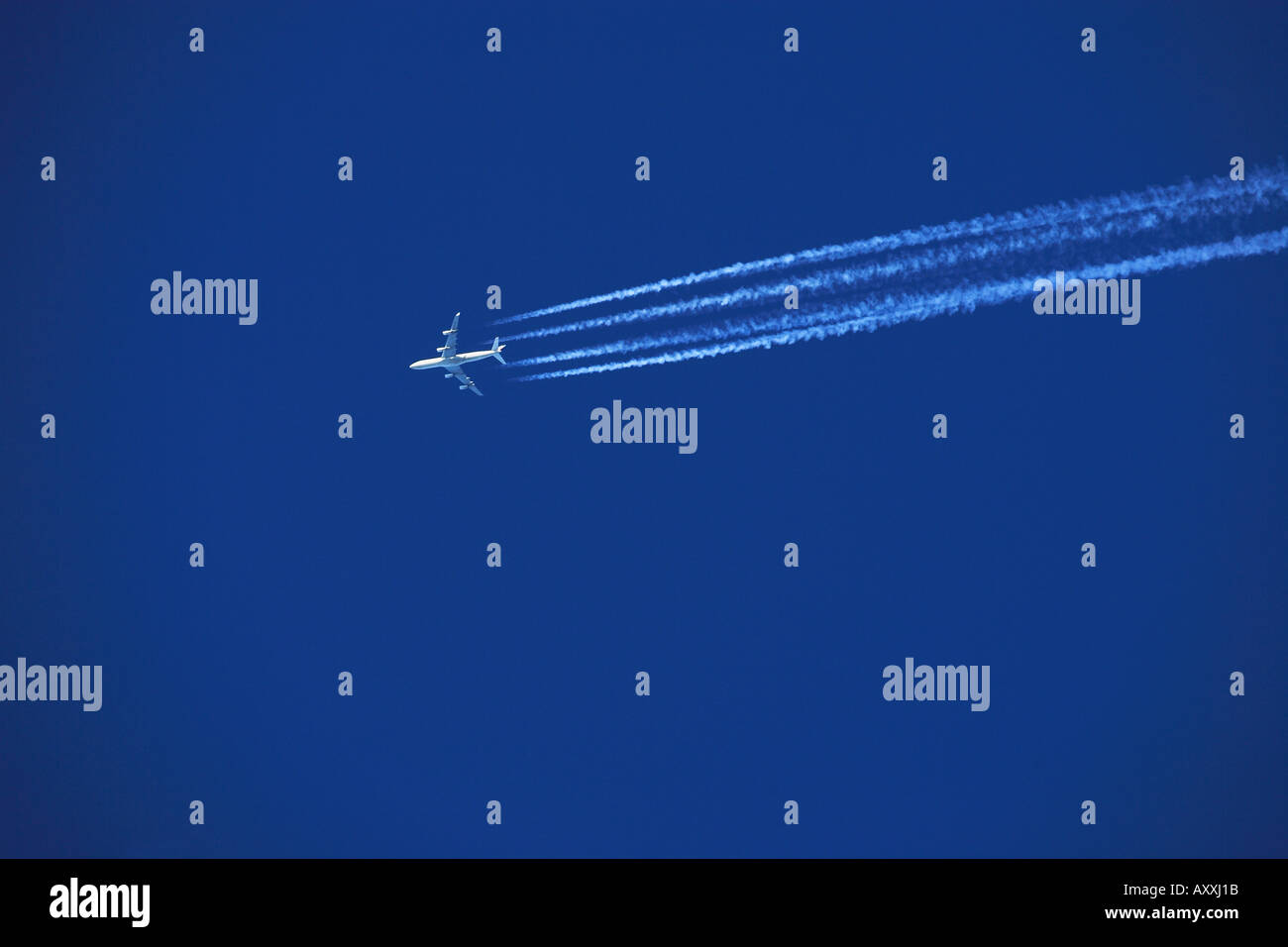 Airplane flying overhead at Manchester Airport Stock Photo - Alamy