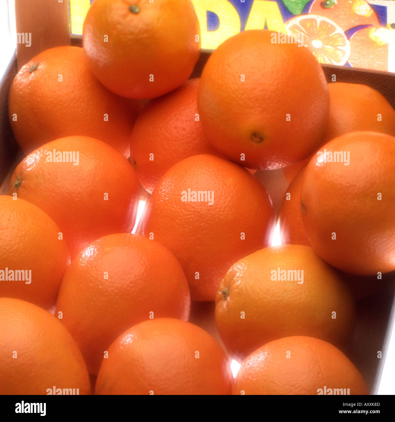 Box of oranges close up Stock Photo - Alamy