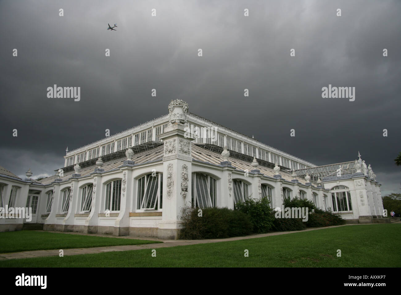 Storm clounds over Temperate House Kew Gardens Stock Photo - Alamy