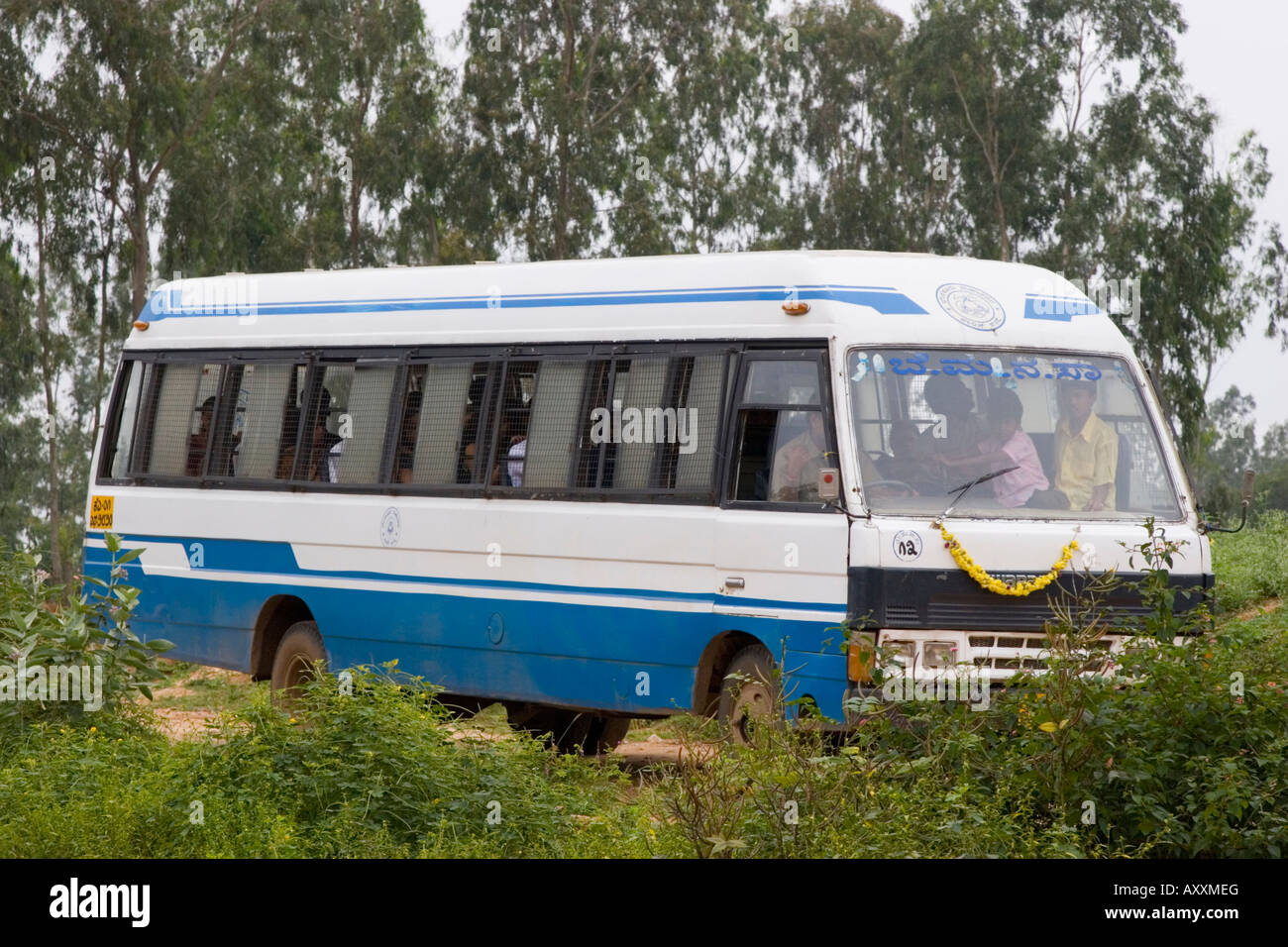 Safari buses hi-res stock photography and images - Alamy