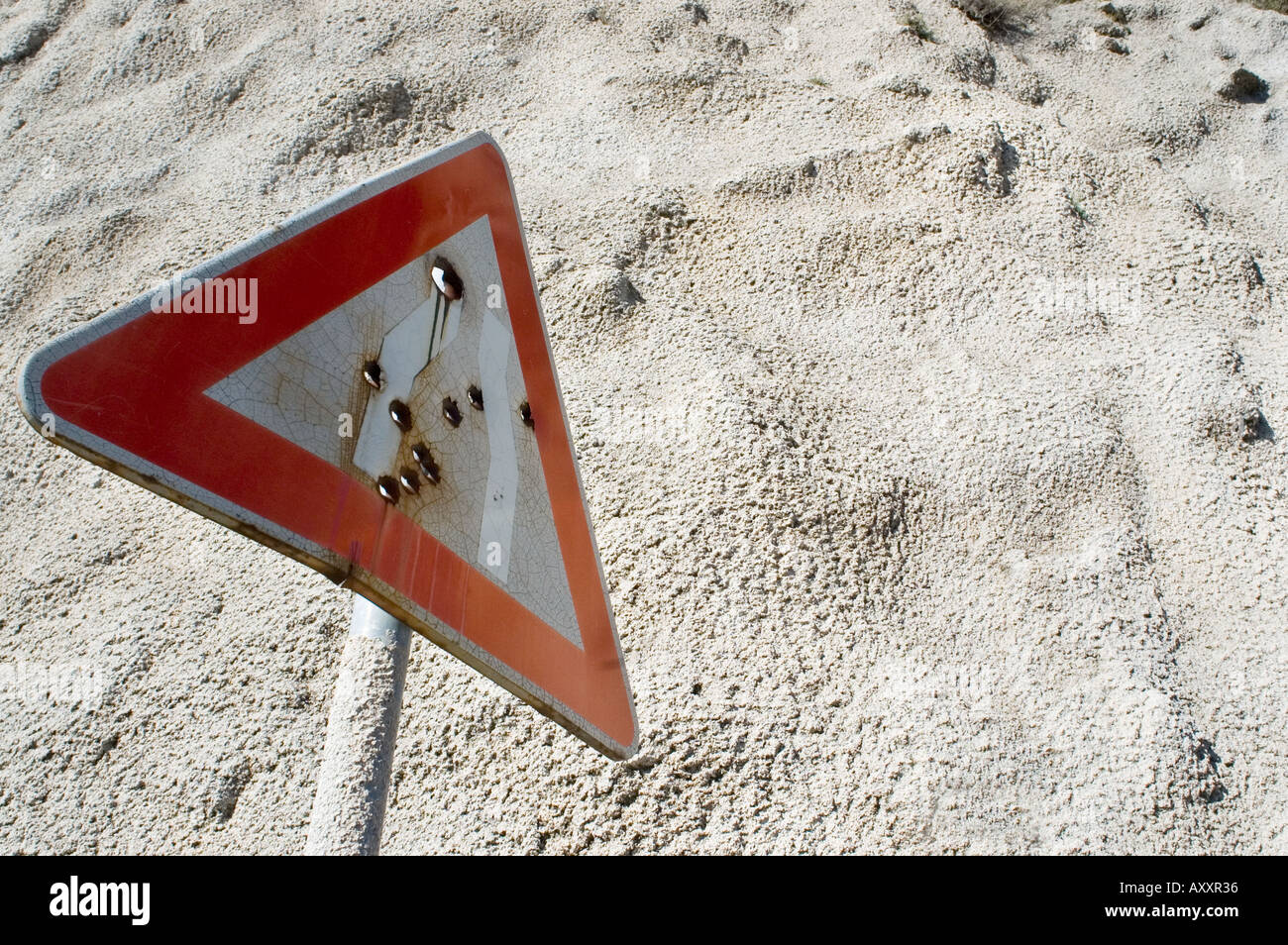 Road sign with exclamation mark Stock Photo - Alamy